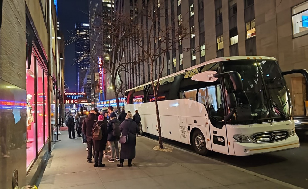 An Example of a Tour of Detroid - Bus sightseeing trip to Detroid ...